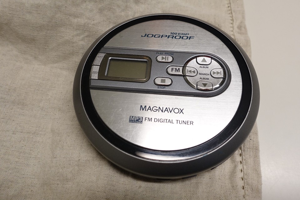 Philips Magnavox MPC500 Portable FM Tuner CD Player with 100 ESP ...