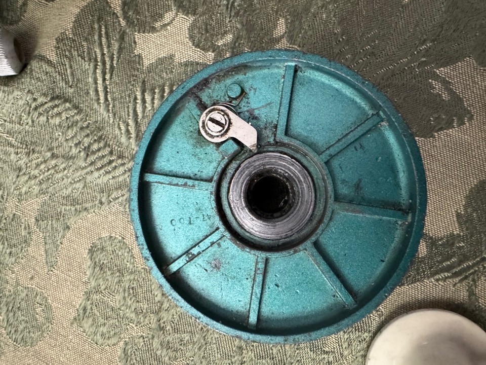 Vintage Penn 704 Spinfisher Rare Left Handed “Greenie” Spinning Reel ...