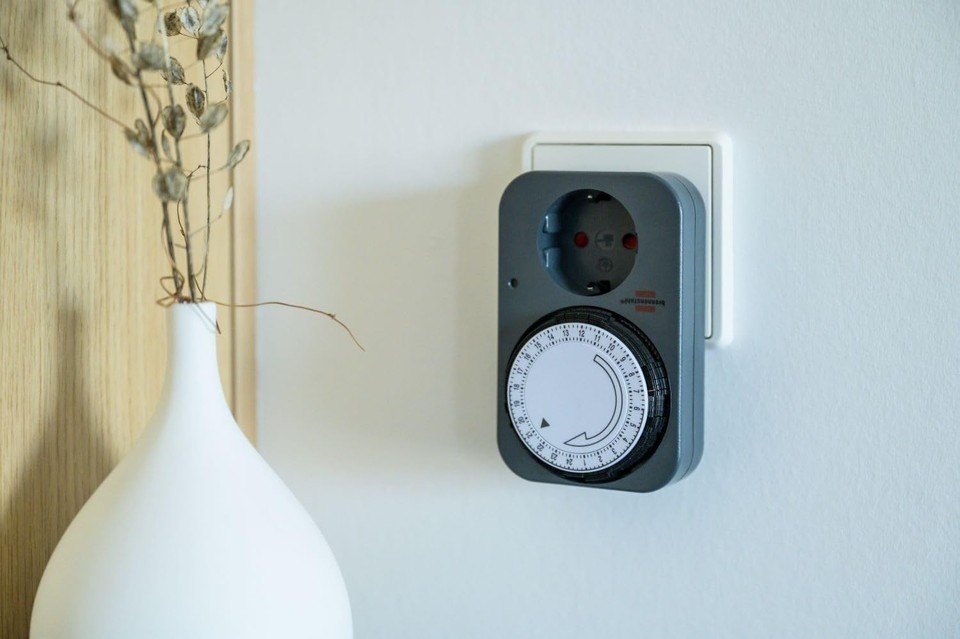 Brennenstuhl Zeitschaltuhr MZ 20,Mechanische Timer-Steckdose Tages ...
