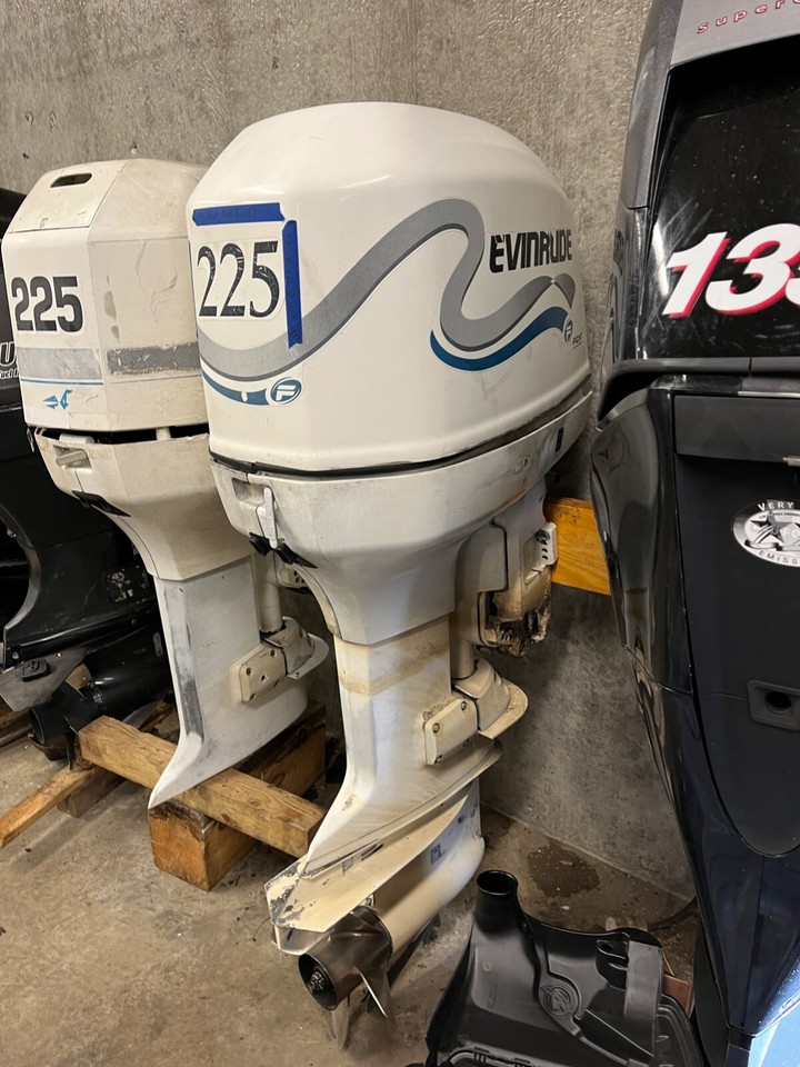 1998 Evinrude 225 hp Outboard Boat Motor Engine Johnson 25" DI FICHT ...
