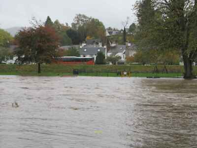 Photo 6x4 River Tweed in Flood Peebles/NT2540 Not many takers for the ...