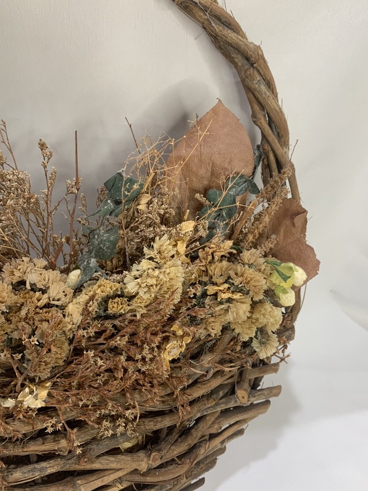 Vintage Decorative Grapevine Wall Hanging Basket Dried Florals 15” Flat ...