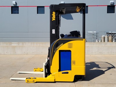 Forklifts - Yard Lift