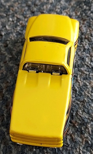 Hot Wheels Yellow Switchback Truck Surfing Wave Rippers Blue Surfboards ...