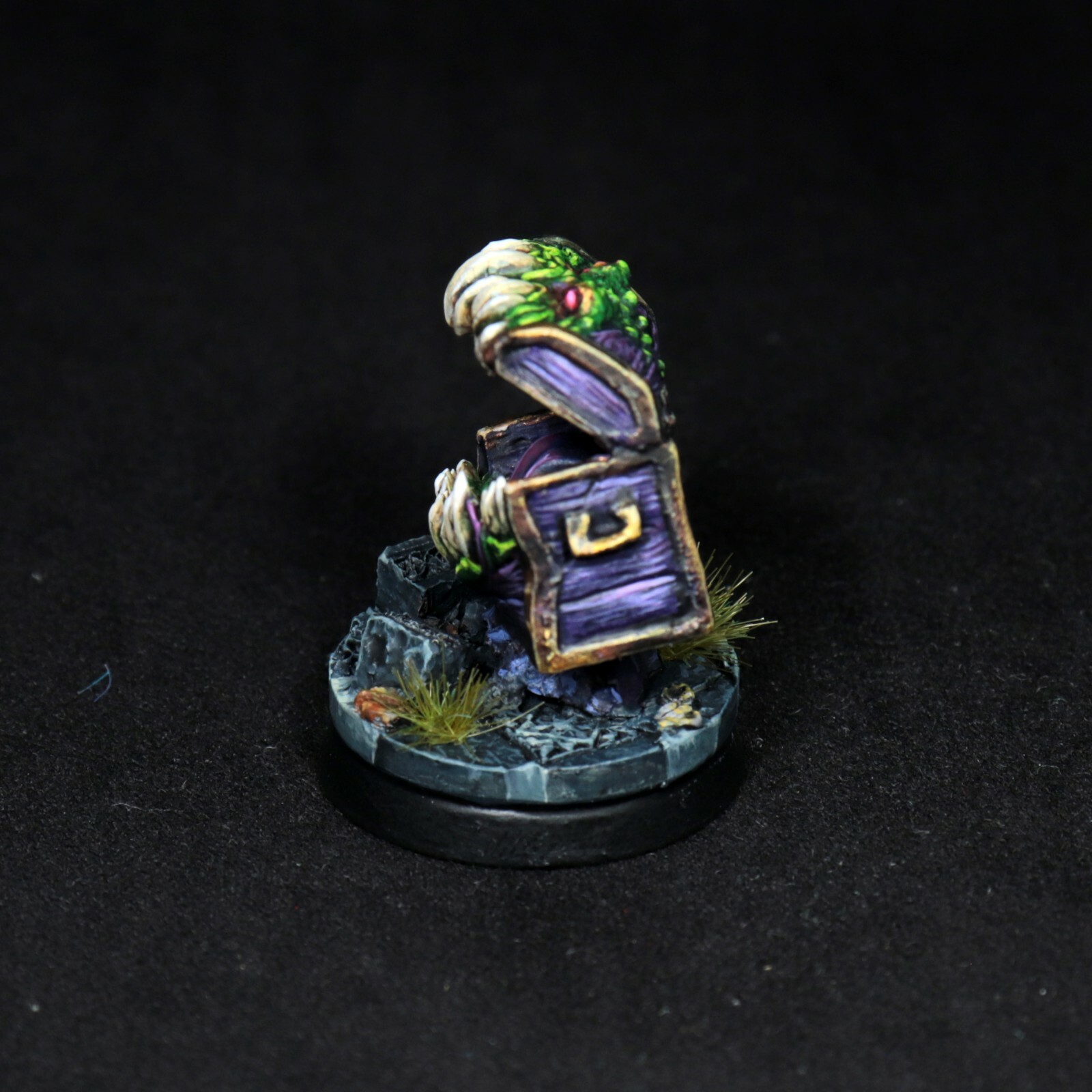 Painted Mimic Mockingbeast Reaper Miniature Coffer Monster Furniture ...