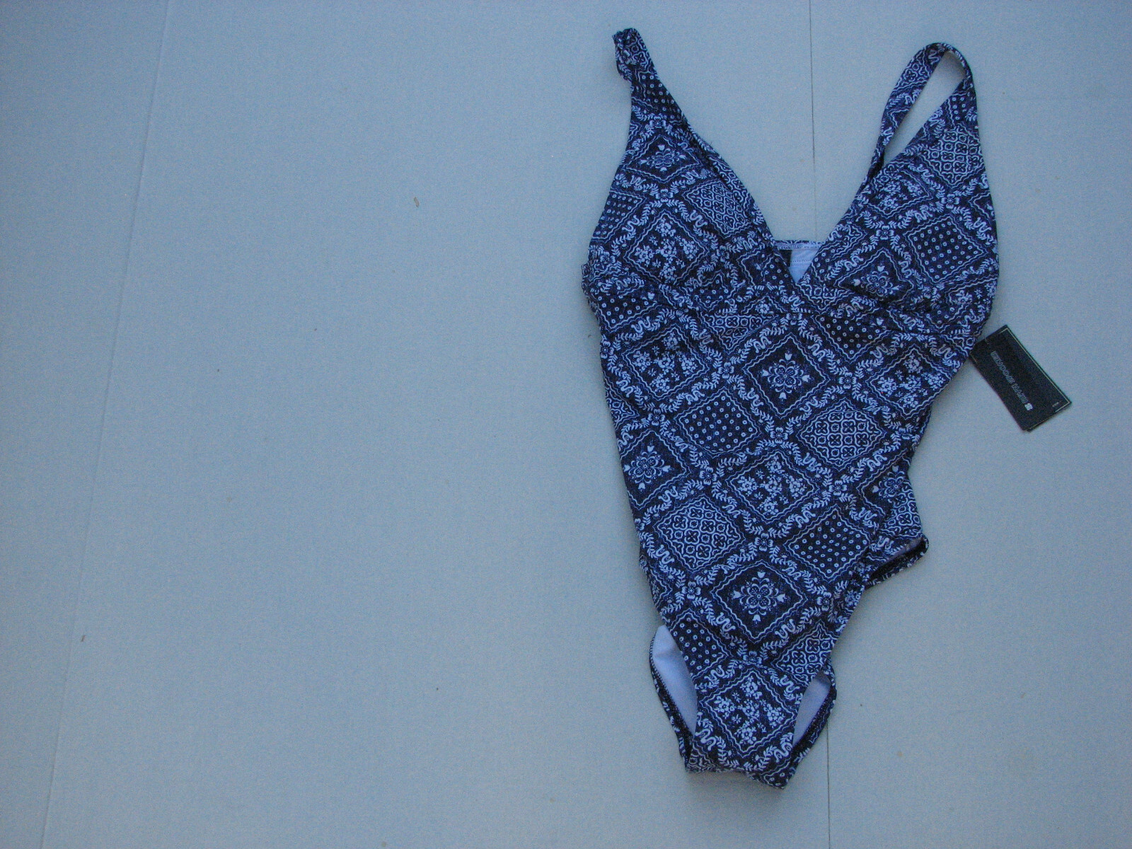 NWT Reyn Spooner Women Diag Lahaina Navy V Neck 1 PC Bathing Suit | eBay