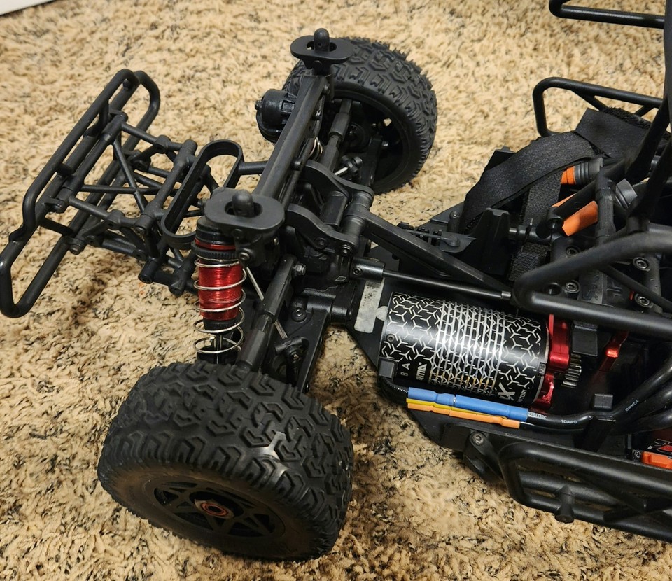 Arrma Senton 6s Mint Condition 100% Original Rare Discontinued Hard To ...