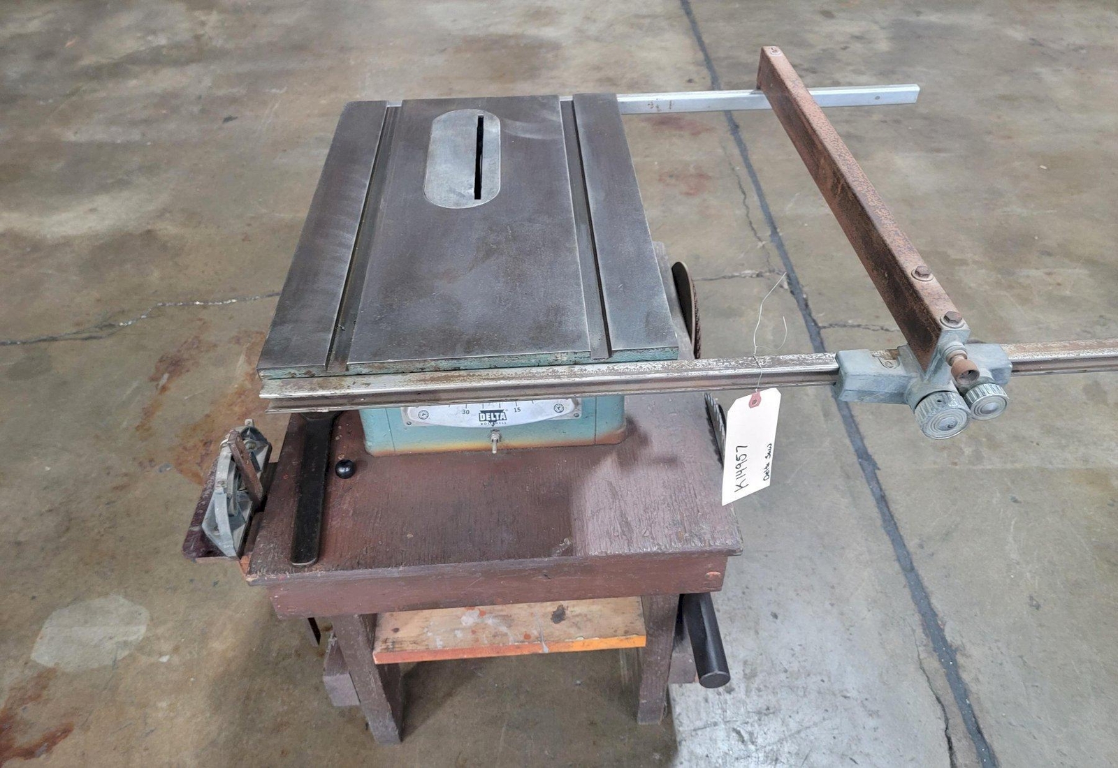 10" Delta Rockwell Table Saw, Model 34-600, Miter Gauge, 3/4 HP Motor ...