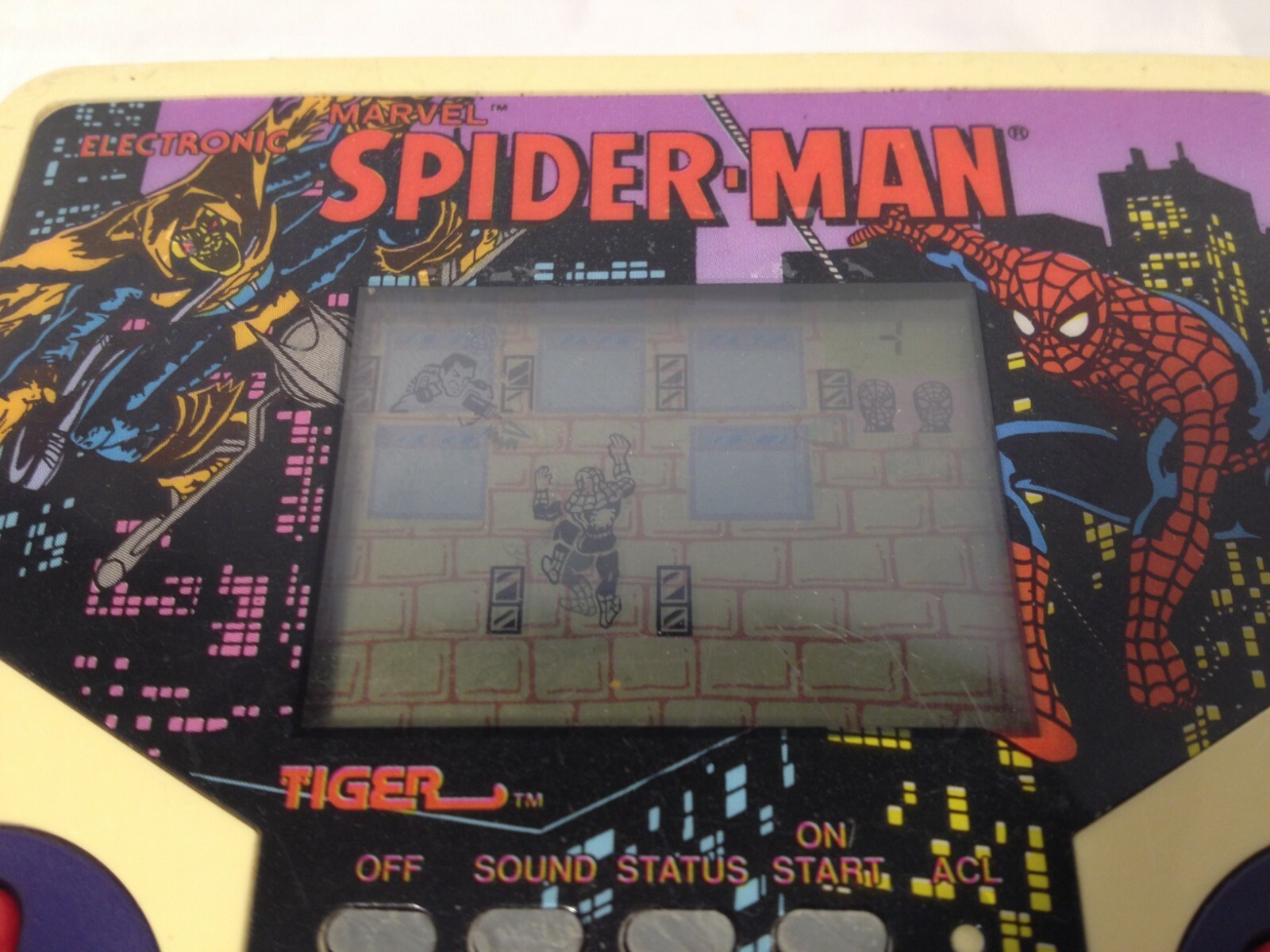 TIGER Electronics Electronic Marvel Spider-Man Handheld Game Tested ...