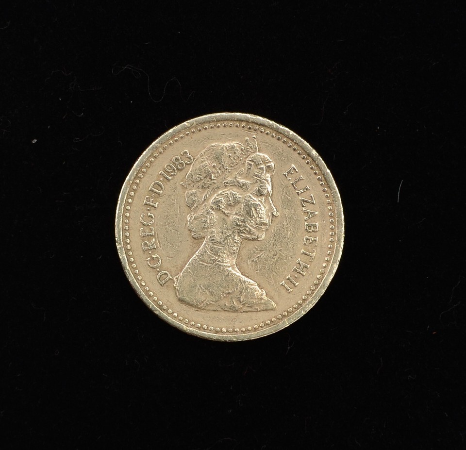 1983 Queen Elizabeth II One Pound coin upside-down rim error | eBay