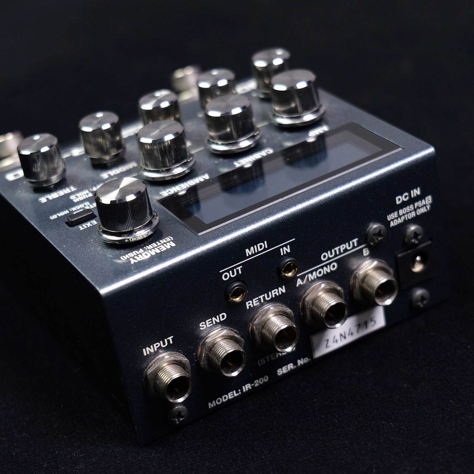 BOSS IR-200 Amp Simulator IR Loader 32bit 96kHz 128 IR Slot Pedale per ...