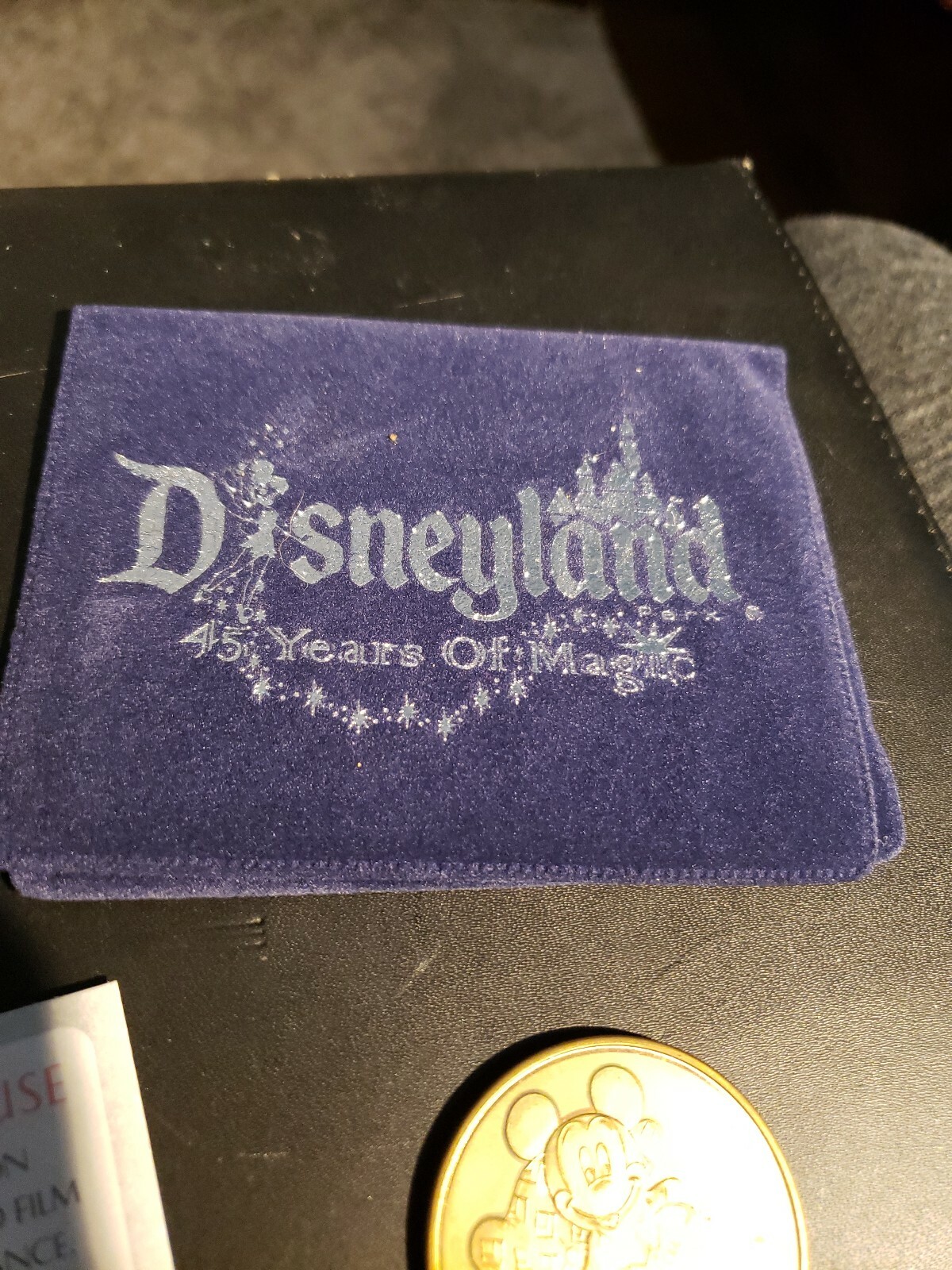 Disneyland 45 years of Magic Mickey Mouse Coin & Pouch Walt Disney ...