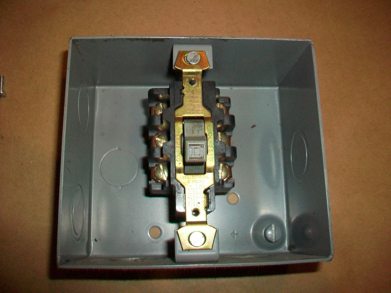 Square D Manual Motor Starter Switch 572A 20AMP 600VAC | eBay