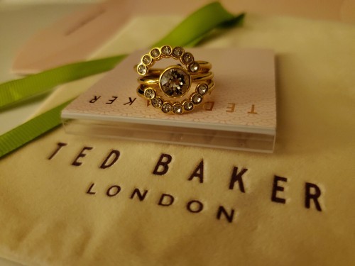 Ted Baker Cadyna Concentric Crystal Gold Plated Ring Size M/L 3 Rings ...