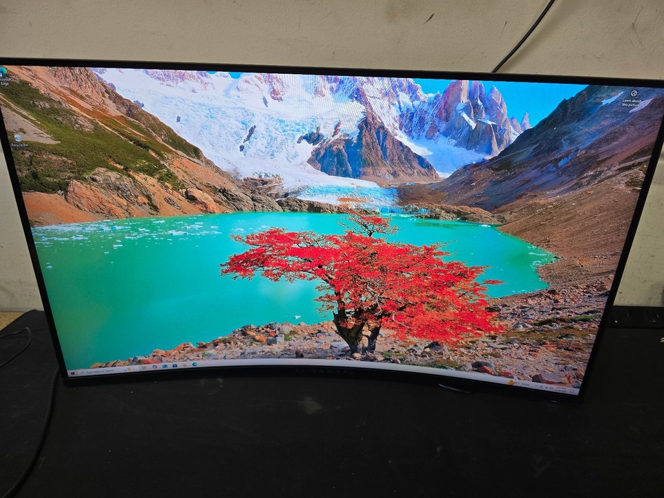 Alienware AW3225DM 32" VA LED Curved QHD 180Hz 1ms Gaming Monitor (READ ...