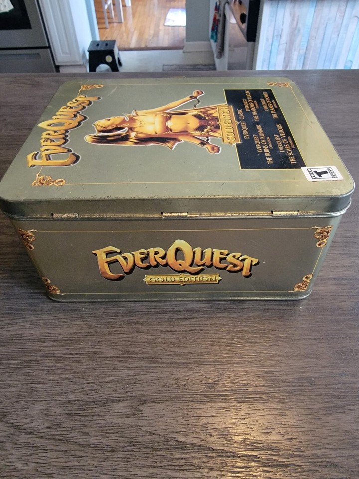 EverQuest Gold collectors Edition, complete. Disc's, maps, figure ...