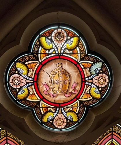 BEAUTIFUL STAINED GLASS BISHOPS MITER WINDOW FROM A CLOSED CHURCH ...