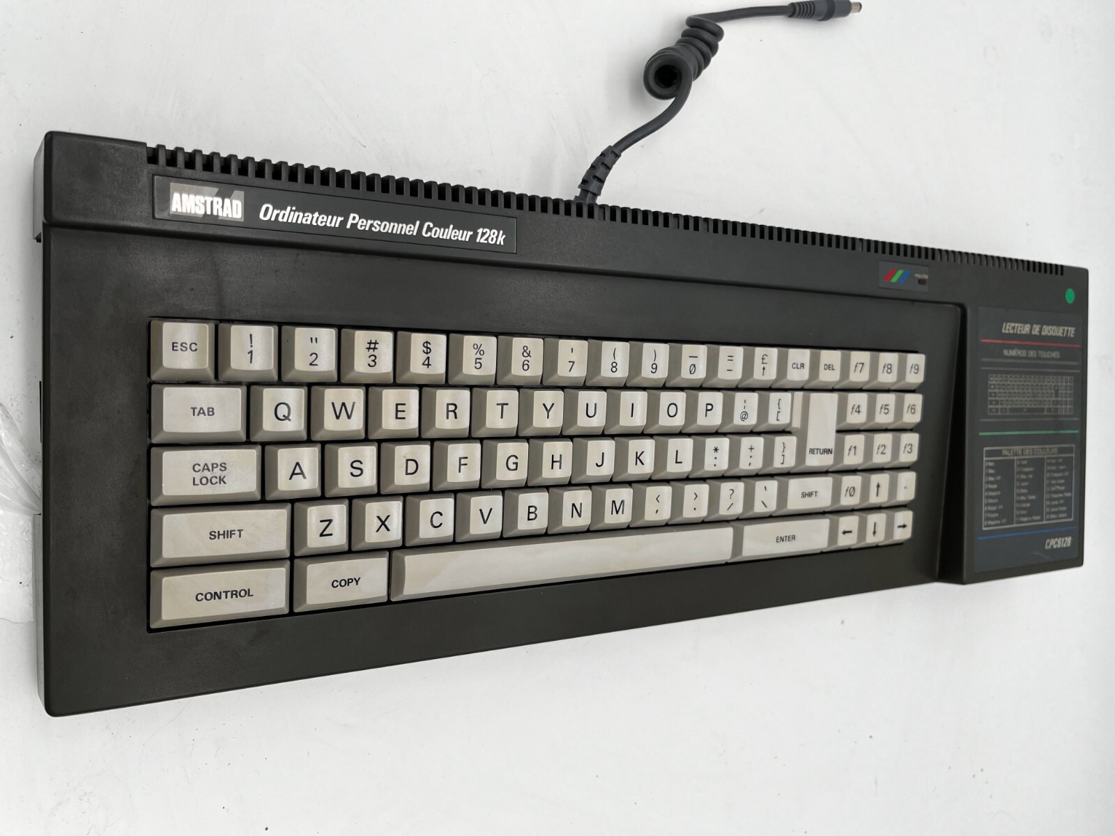 AMSTRAD CPC 6128 ★ CLAVIER QWERTY ★ DISK ★ 128k ★ COURROIE NEUVE ★ TEST ...