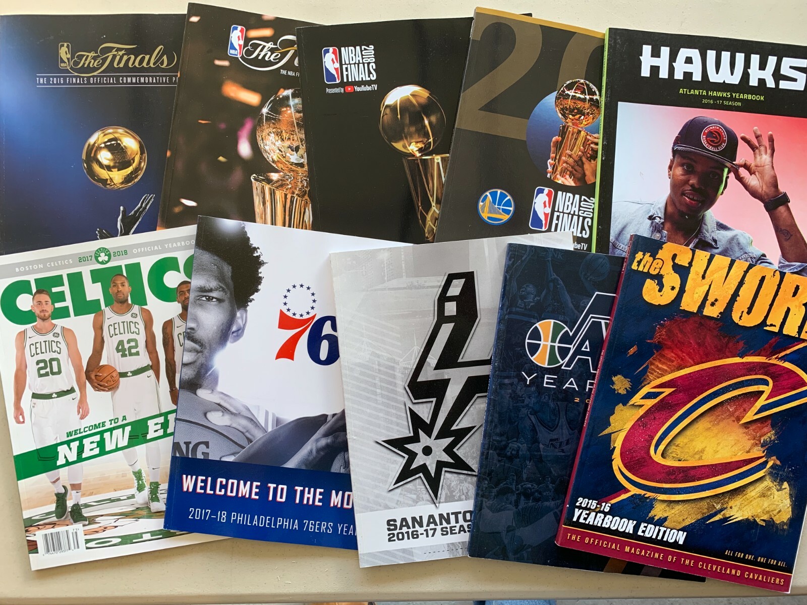 VINTAGE NATIONAL BASKETBALL ASSOCIATION YEARBOOKS 10 DIFFERENT NBA SAVE ...