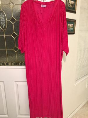 WOMEN'S RUTLEDGE RED HOUSE DRESS, SMALL IN SIZE, ONE OWNER, VERY CLEAN ...