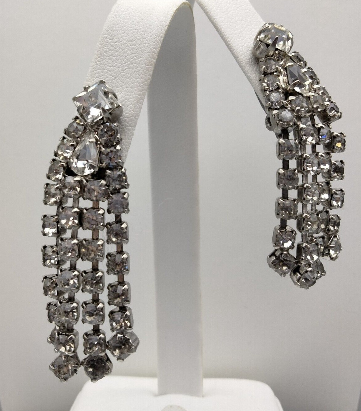 Hollywood Regency Waterfall Glass Rhinestone Silver T… - Gem