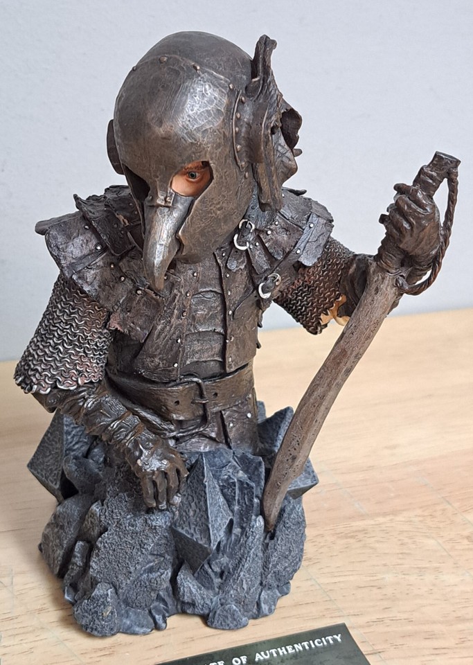 GENTLE GIANT THE LORD OF THE RINGS TR FRODO BAGGINS IN ORC ARMOR ...