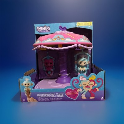 WowWee Fingerlings Twirl-a-Whirl Carousel Playset With One Fingerling ...