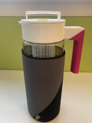 TAKEYA 2 Quart Pitcher with Flavor Infusion Basket and Neoprene Sleeve ...