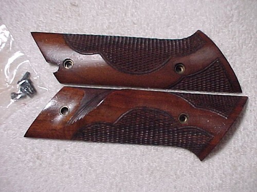 High Standard Roper Style Walnut Grips HD - HE - HA - Minty | eBay