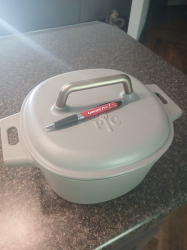 PAMPERED CHEF Gray 6 quart cast Iron Dutch Roaster oven. | eBay