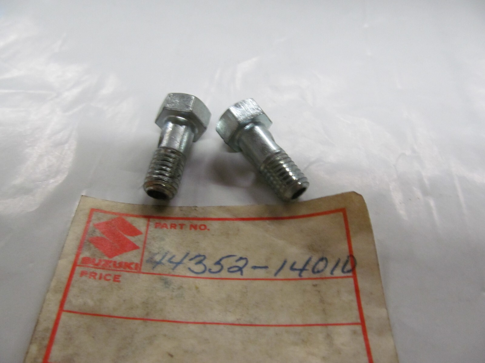 NOS NEW OEM ORIGINAL SUZUKI T20 TC250 T10 S32-2 nos fuel petcock bolt ...