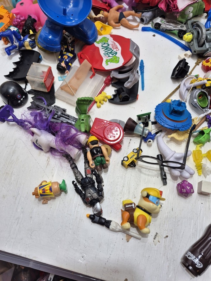 Huge Lot Kids Toys Action Figures Small Miniature Parts Boys/Girls Junk ...
