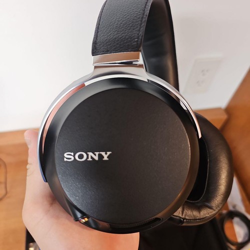 Sony MDR-Z7 Wired Headphones - High-Resolution Audio - Used, Great ...