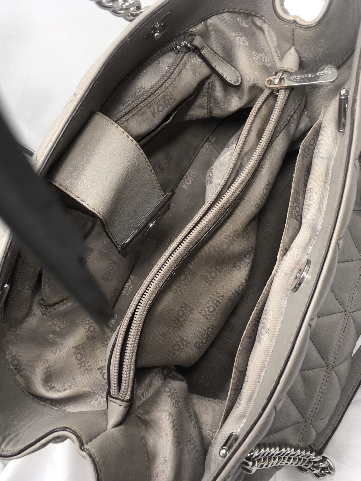 Michael Kors Scarlett Quilted Leather Messenger Chain… - Gem