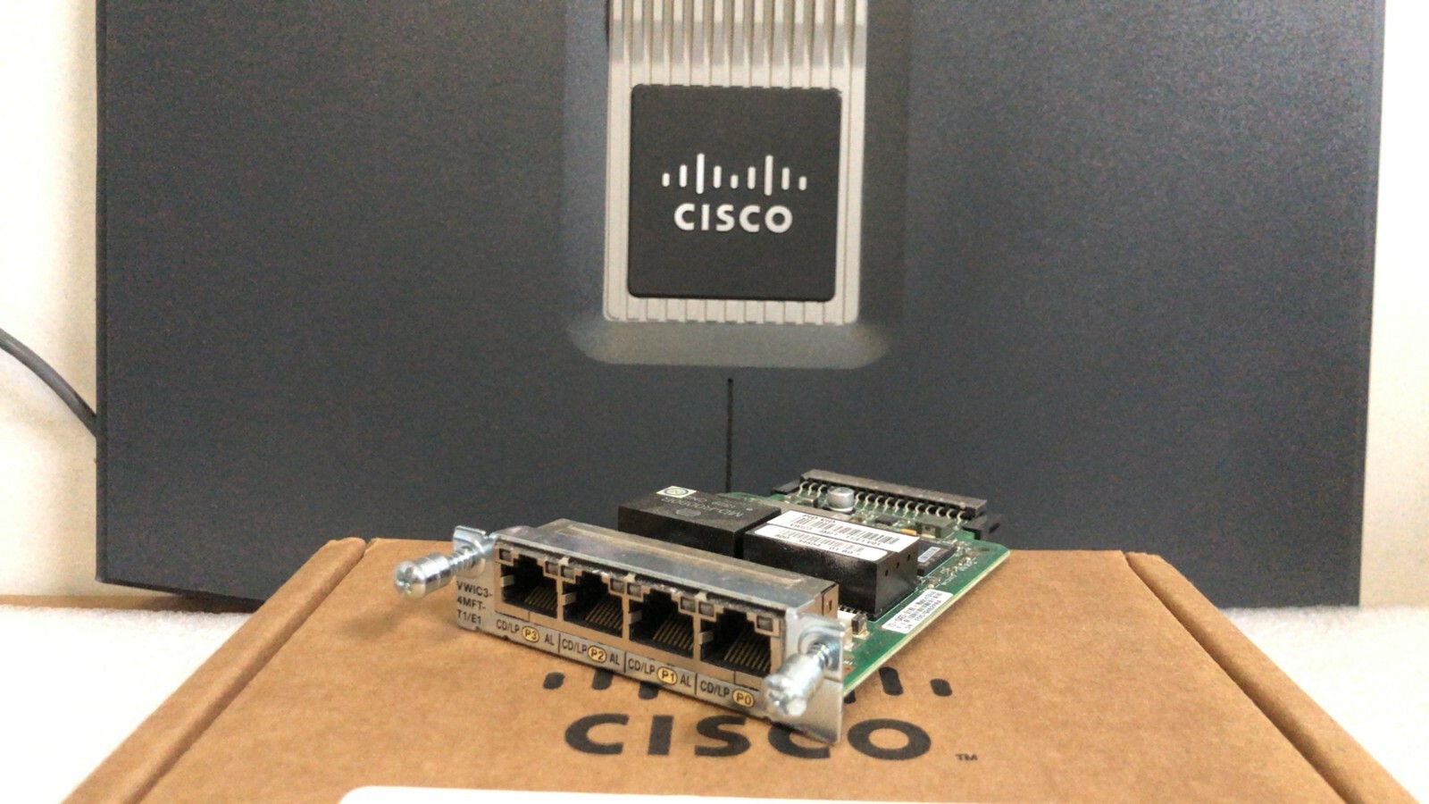 Cisco VWIC3-4MFT-T1/E1 4-Port T1/E1 WAN Interface Card Multiflex Trunk ...
