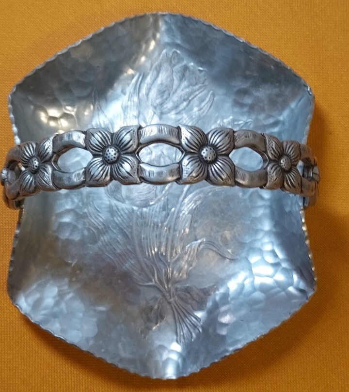 Vintage Hammered Aluminum Tulip Basket Hand Wrought Creations by Rodney ...