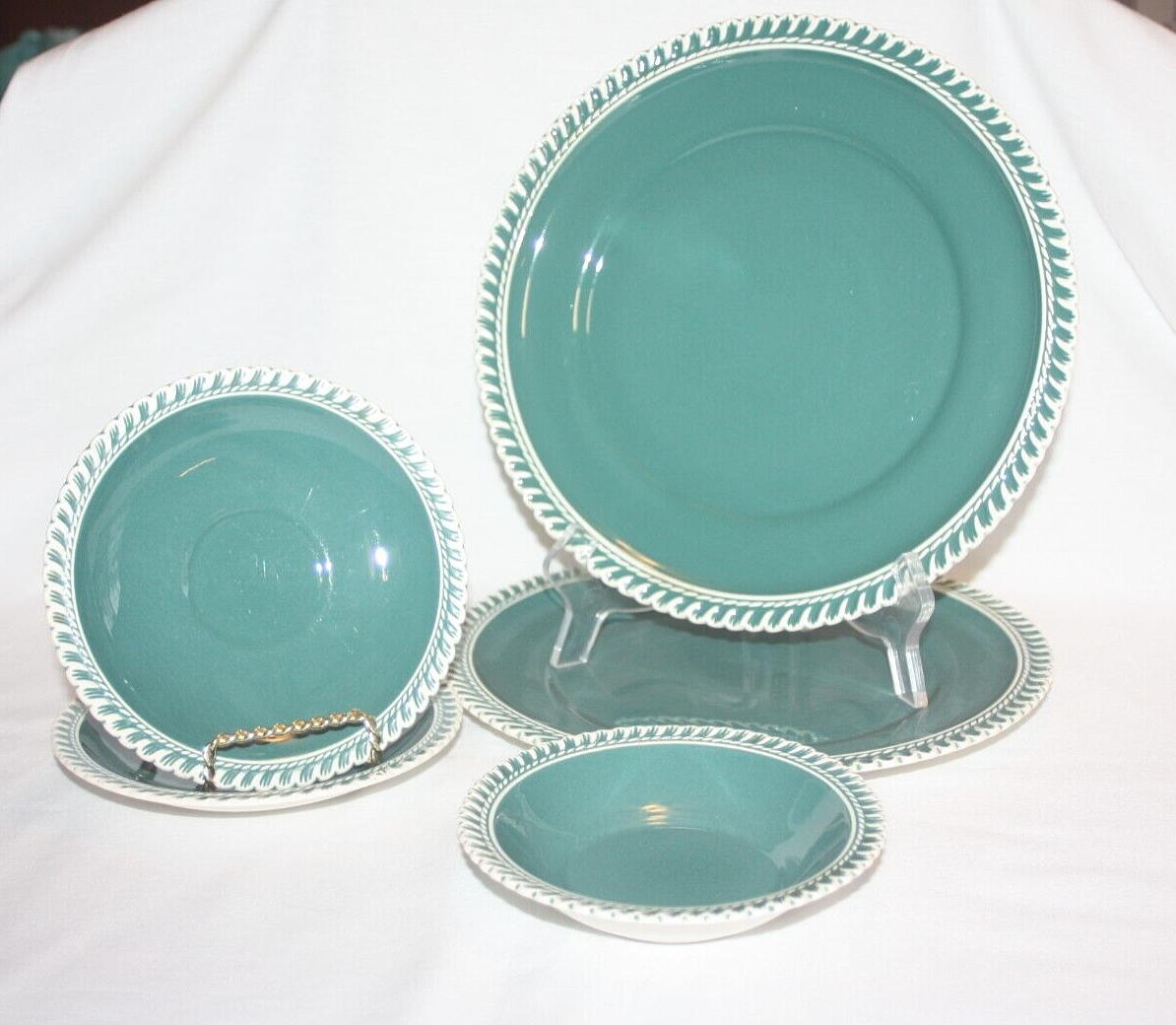 Harkerware Pottery Pie Crust Trim - Dark Teal 2 Plates, 2 Saucers & 1 ...