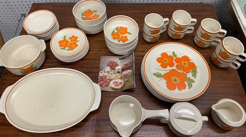 42 PIECE LENOX TEMPERWARE FIRE FLOWER DINNERWARE With Original Brochure ...