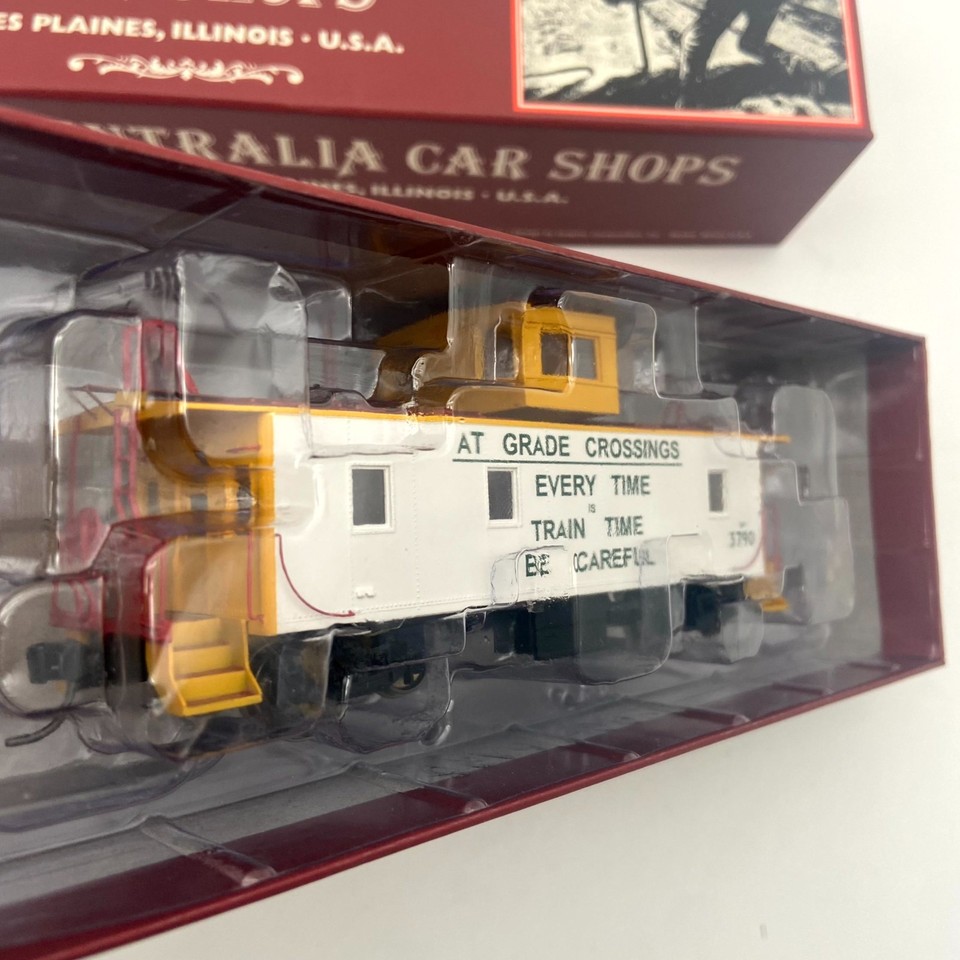 Centralia Car Shops HO Union Pacific UP CA-3 Caboose #3790 At Grade ...