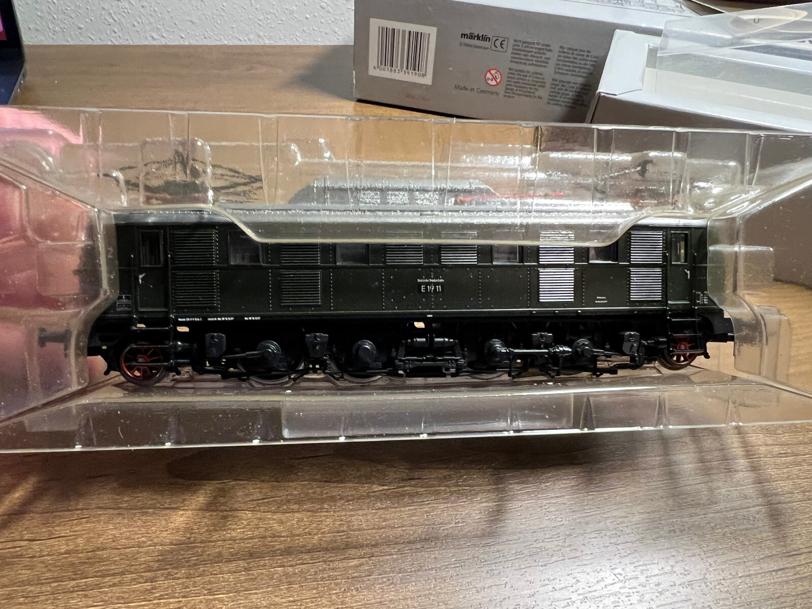 Marklin 39190 HO Scale Deutsche Bahn BR E 19 Digital Electric ...