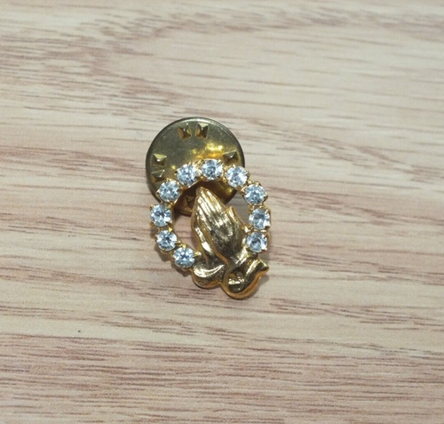 Gold Tone Jesus Praying Hands With Rhinestone Circle Collectible Lapel ...