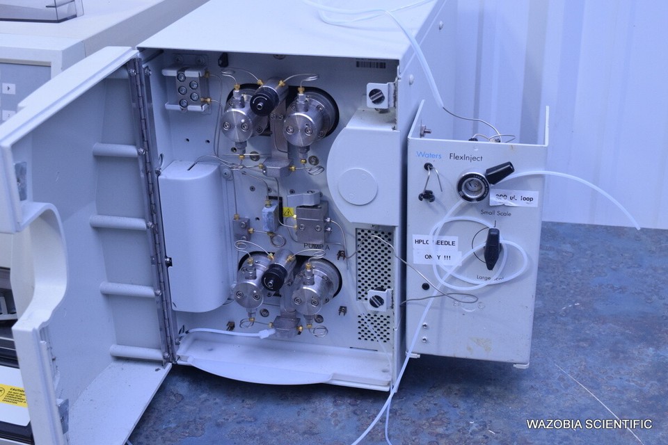 WATERS HPLC CHROMATOGRAPHY SYSTEM WITH 717 PLUS AUTOSAMPLER AND 1525 ...