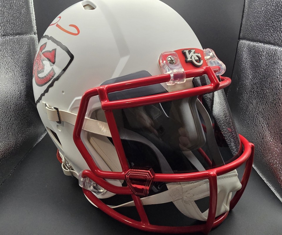 Patrick Mahomes KC Chiefs Signed auto Lunar Speed Authentic Helmet ...