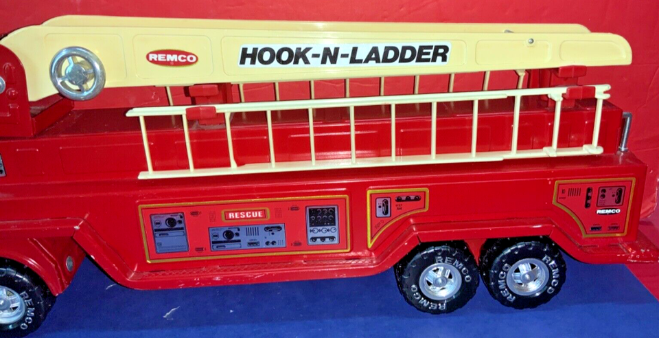 24” Remco Aerial Hook N Ladder Fire Engine #3 Fire Truck | eBay