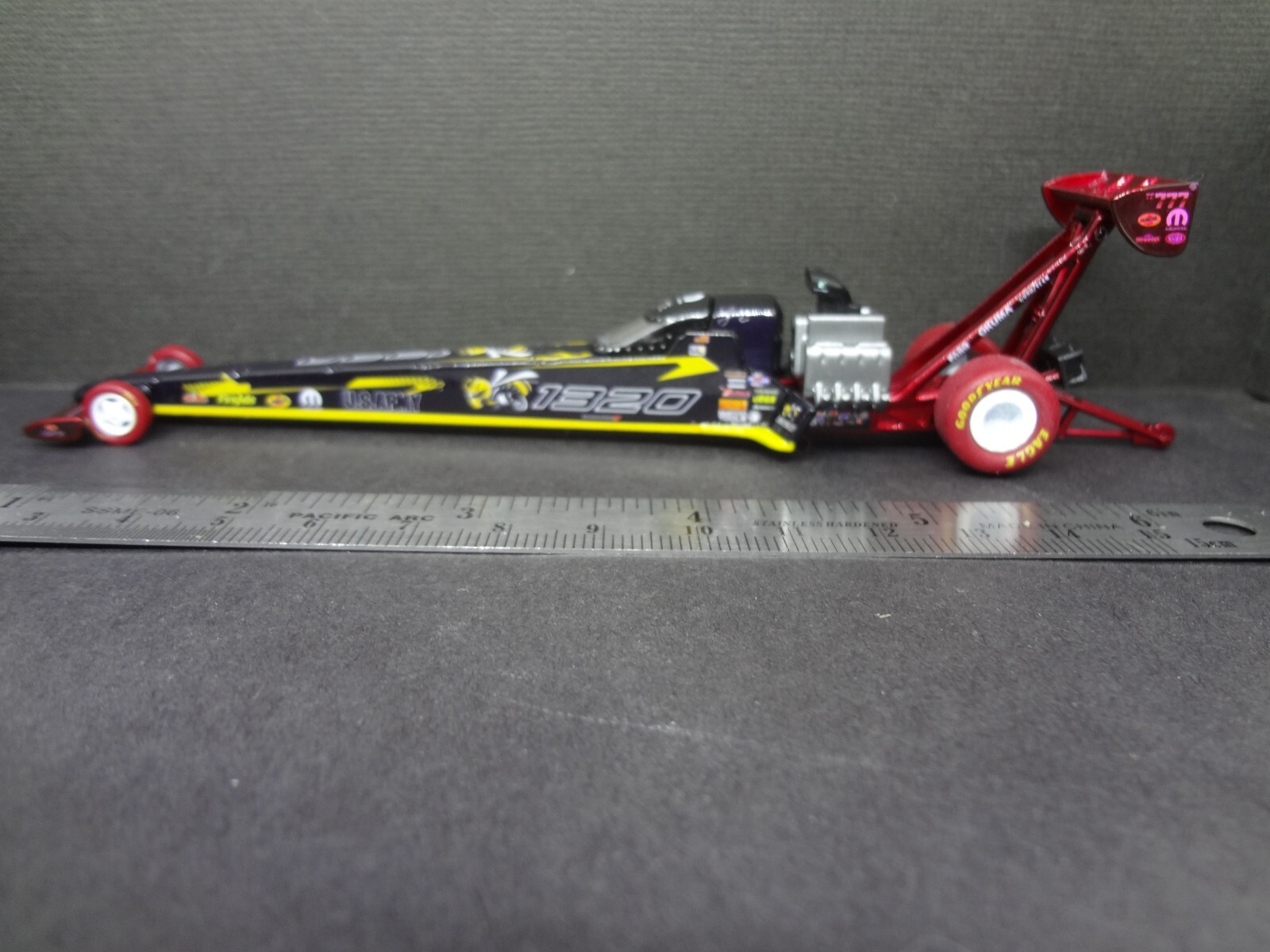 Auto World CHASE 1320 Angry Bee Leah Pritchett 2018 NHRA Top Fuel ...