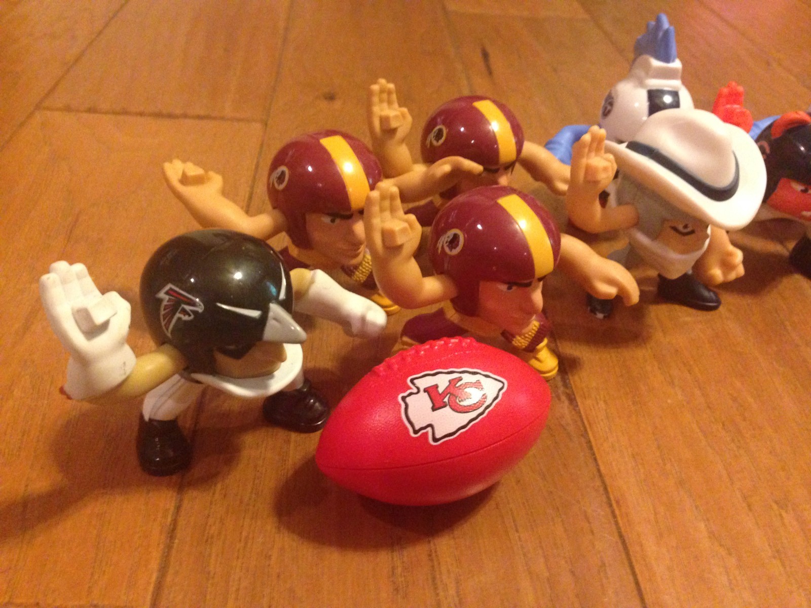McDonalds NFL Rush Zone Toys Cowboys, Titans, Bears, Jets, Falcons ...