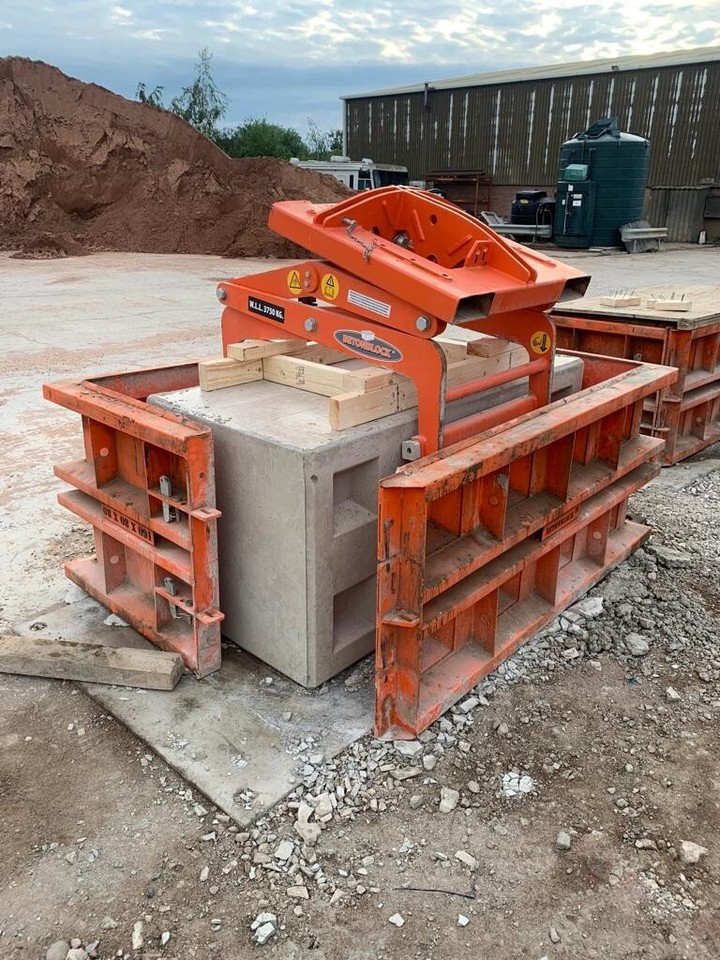 Interlocking Concrete Precast Lego Blocks - 1600 x 800 x 800mm | eBay UK