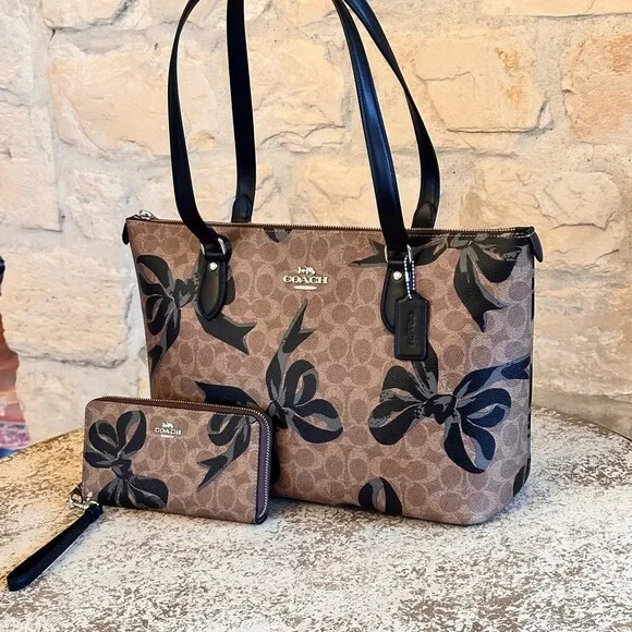 Coach Bow Print Gallery Tote Signature Canvas Brown Black Bag/Wallet ...