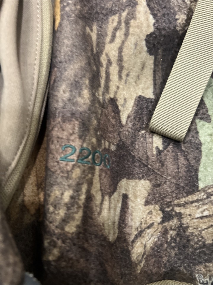 Badlands 2200 Hunting Backpack Large Timber Camouflage Internal Frame ...