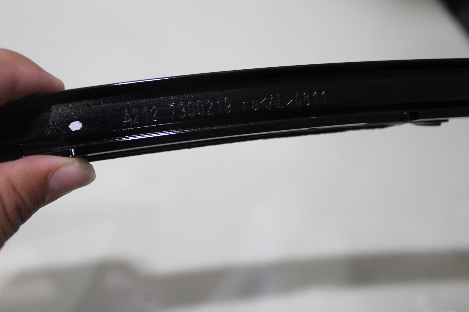 2010-16 MERCEDES OEM E350 GLASS-REAR TRIM COVER BAR RIGHT 2127300219 | eBay